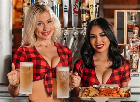 The 10 Wildest Restaurant Uniforms Of All Time — Eat This Not That