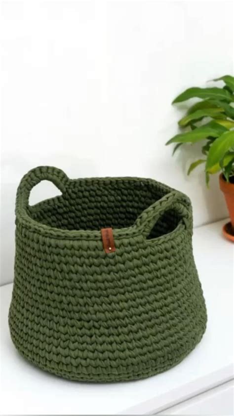 Вязаная корзина для белья и игрушек из хлопка