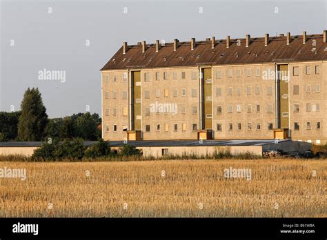 Ddr Plattenbau Fotos Und Bildmaterial In Hoher Auflösung Alamy
