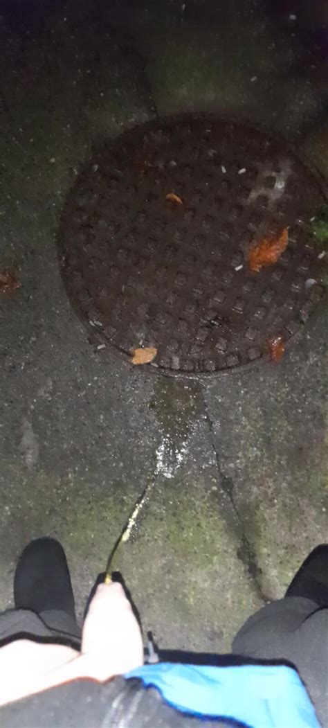 Short Steamy Piss 日本語で