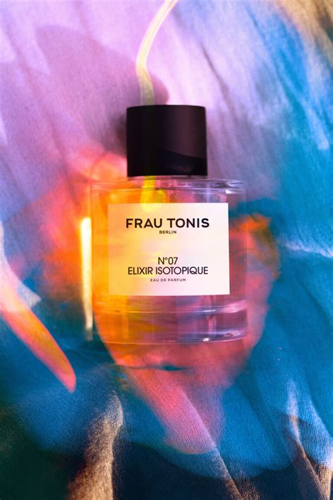Was macht Ambroxan so besonders? - Frau Tonis Parfum