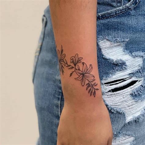 Small Flower Tattoos For Women On Wrist Ummlr