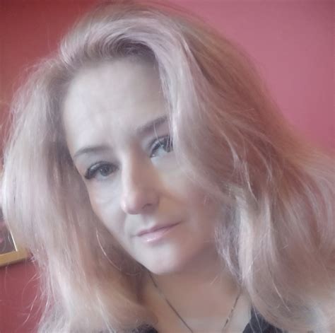 Жіночі хитрощі Дівчата порекомендуйте душевний добрий фільм Facebook