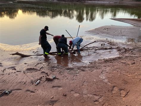 Girls Stuck In Quicksand