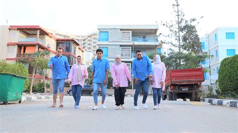 بلطجية تسرق وترعب الاطفال في الشارع رد فعل الناس في الشارع