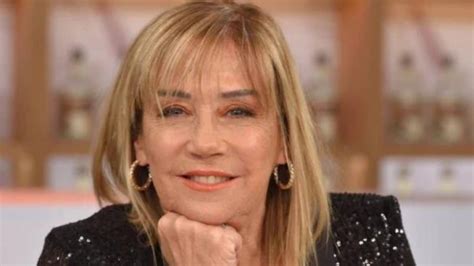 El Beso De Marcela Tinayre Y Gustavo Sofovich En El último Programa De Polémica En El Bar Mdz