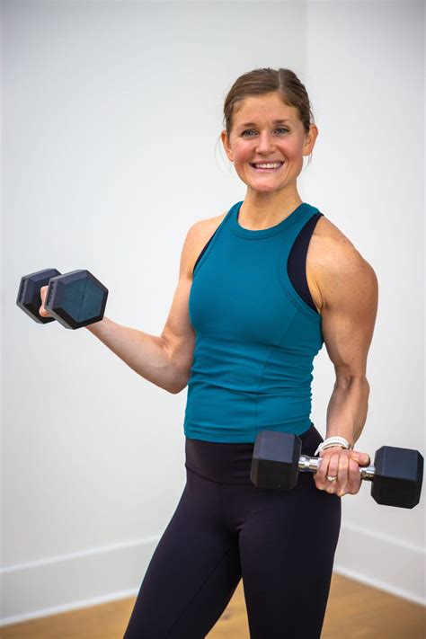 Dumbbell Curls Women