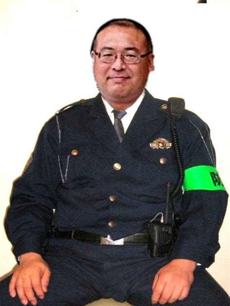 ボード警察官 冬服のピン2024 男性警察官 警察官 おまわりさん