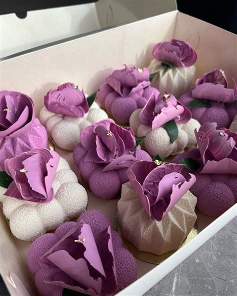 ТОРТЫ МУССОВЫЕ ПИРОЖНЫЕ ПРЯНИКИ ЕКАТЕРИНБУРГ Сколько всего в фотопленке 💔 Покажу эти по