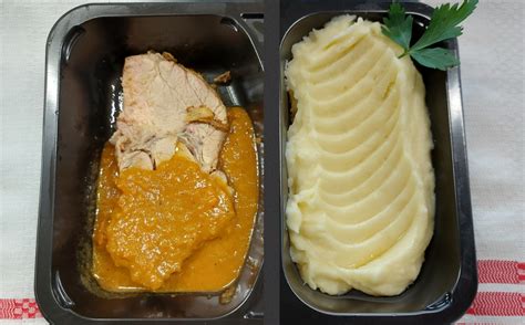 F1 Ceafa De Porc La Cuptor Cu Sos De Ceapa Si Pireu De Cartofi Ceafa