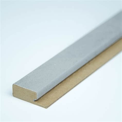 Як і чим приховати краї стінової панелі під час монтажу