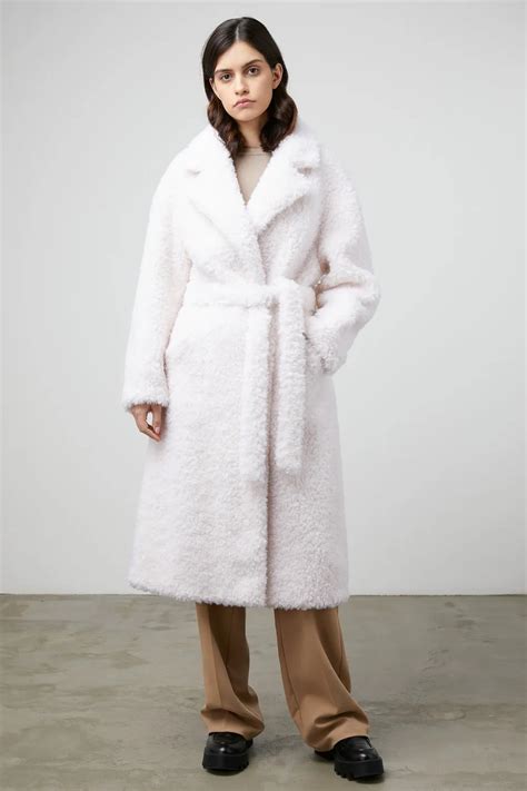 Шуба из овечьей шерсти SnowQueen_collection 668380003 цены в Москве ...