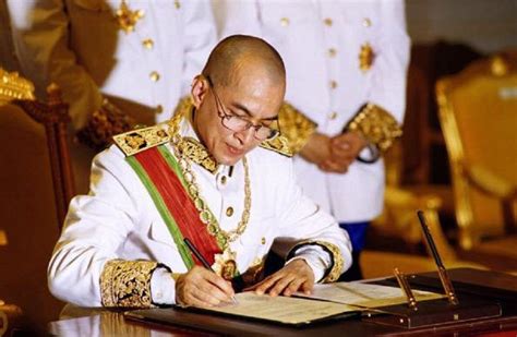 អតីតចាងហ្វាងកាសែត មនសិការខ្មែរ ត្រូវបានព្រះមហាក្សត្រ ត្រាស់បង្គាប់តែងតាំង