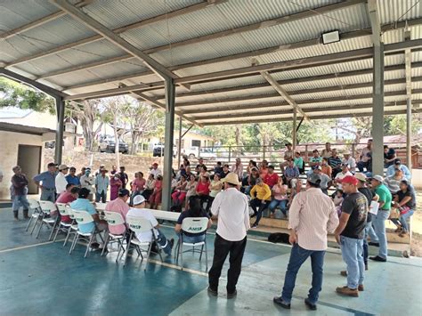 Miambiente Evalúa Situación De Falta De Agua En Comunidades De Santa Fe De Veraguas Miambiente