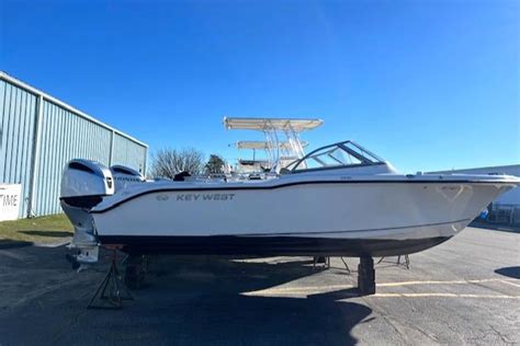 Key West 239 Dfs Latitude Yacht Brokerage
