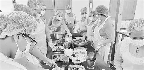 ဘူးသီးတောင်မြို့၌ မြို့နယ်အမျိုးသမီးရေးရာ အဖွဲ့မှကြီးမှူး၍ အာဟာရပြည့်ဝသည့် အစားအစာ ဟင်းလျာချက်ပ