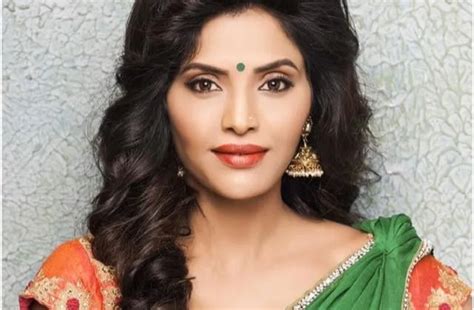 బిబి ఓటీటీలో వర్మ నగ్న సుందరి పెద్దలకు మాత్రమేనా