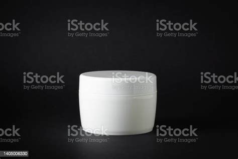 크림의 흰색 플라스틱 상자 검은 배경에 모이스처 라이저 공란에 대한 스톡 사진 및 기타 이미지 공란 광고 깨끗한 Istock