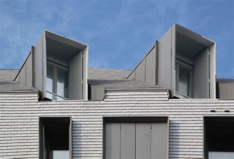 Définition Chien Assis Lucarne Retroussée Lucarne Demoiselle