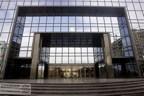 انحراف ناچیز نرخ بهره بین بانکی از روند نزولی