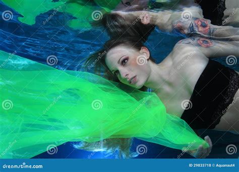 Mujer Subacu Tica Foto De Archivo Imagen De Atractivo