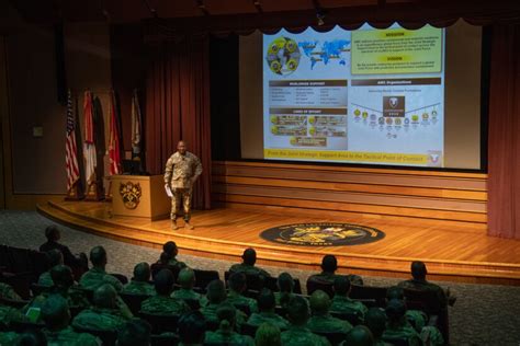 Army Materiels Command Sergeant Major Speaks To Sgm A Class 75 The Nco Leadership Center Of