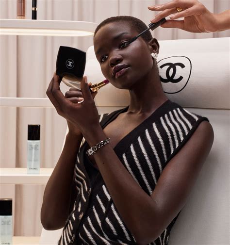 LE VOLUME DE CHANEL WATERPROOF Mascara 10 - Noir | CHANEL