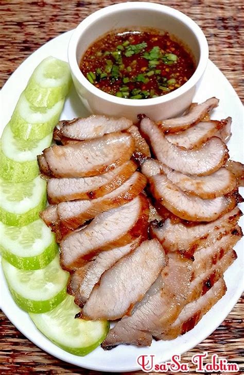 สันคอหมูทอดพร้อมน้ำจิ้มแจ่ว