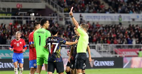 레드카드 받는 코스타리카 골키퍼