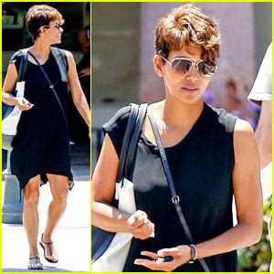Halle Berry Billy Bob Thornton Talks Her Iconic Sex Scene Halle Berry Just Jared Celebrity