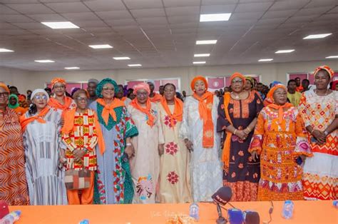 Drame De Nzérékoré Les Femmes De Guinée Appellent à La Paix Et à La
