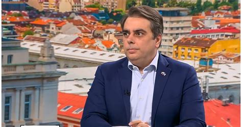 Асен Василев Оставаме без отпуск наесен депутатите ще работят посред нощ