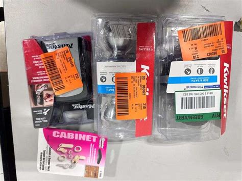 Assorted Door Knobs And Locks Lambrecht Auction Inc