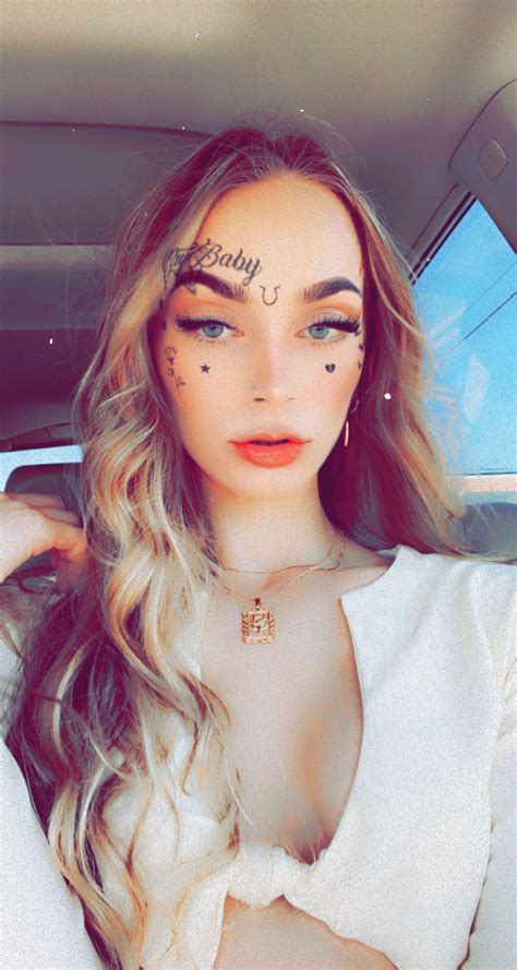 Only Fans Model 19 Years Old Looking For New Subscribers Who Wanna Have Fun 😉 Link In Comments