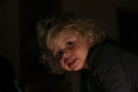 Lek Med Liten Flicka Fotosidan