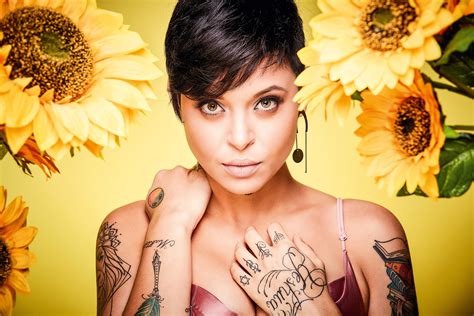 Kell Smith Apresenta Turnê De Girassol Veja SÃo Paulo