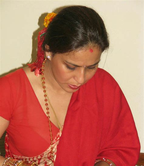 Old Actress Saree Navel Show Stills Hot Aunties Saree