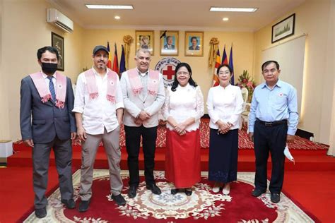 លោកស្រី ម៉ែន នារីសោភ័គ ប្រធាននាយកដ្ឋានបញ្ជាទិញ និងភស្តុភារ