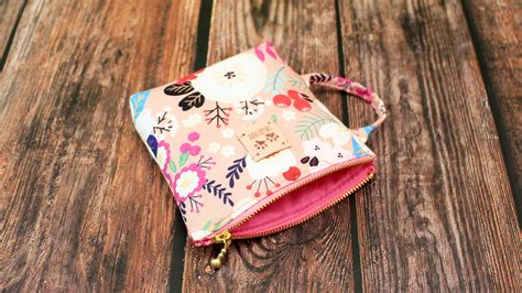 Easy Lined Zipper Pouch Tutorial