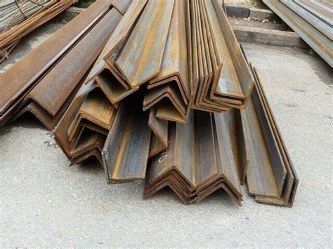 Продам уголок 40*40 толщина 3мм для забора 120 тыс за 200 метров по 3: ...