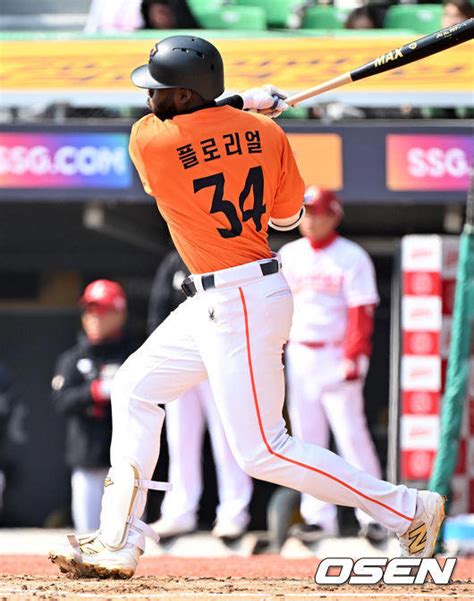 ‘심우준 드디어 터졌다 한화 Ssg 잡고 시범경기 첫 승리…폰세 3이닝 무실점 플로리얼 결승타 [인천 리뷰]