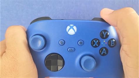 Turn On An Xbox Wireless Controller And Put It Into Pairing Mode Youtube