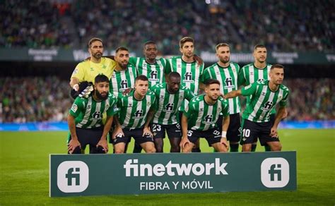 ¿viene Claudio Bravo Real Betis Presenta Nómina Para Amistoso Ante Colo Colo En Concepción