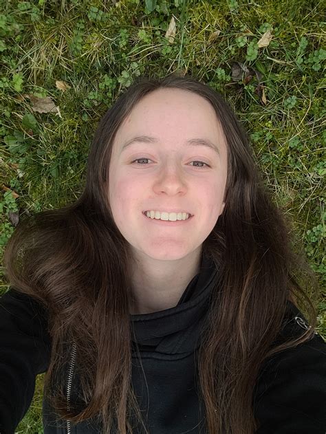 Sarah Brabecs Instagram Twitter And Facebook On Idcrawl