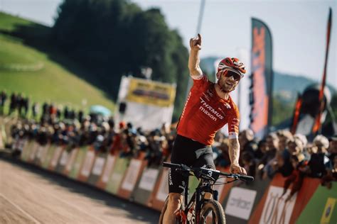Mathias Fluckiger Gana En Casa En La Final De La Ökk Bike Revolution