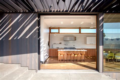 Tree Lichen Influences California House By Schwartz And Architecture