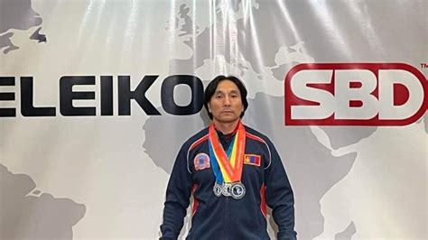 С Энхбат пауэрлифтингийн ДАШТ ээс дөрвөн мөнгөн медаль хүртэв