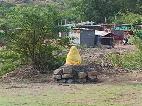 The Statue Of Dev Ahilya Bai Was Installed Overnight रातों रात स्थापित की देवी अहिल्या बाई की