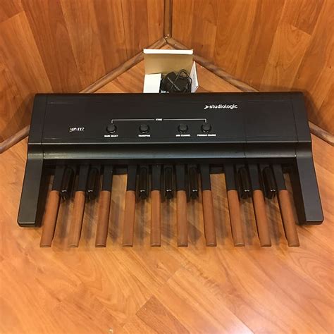 Studiologic Mp Foot Pedal Midi Controller With Power Reverb