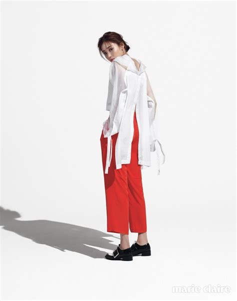 Yg Model Lee Sung Kyung Proves You Can Be Sexy As Hell Without Showing Too Much Skin Koreaboo